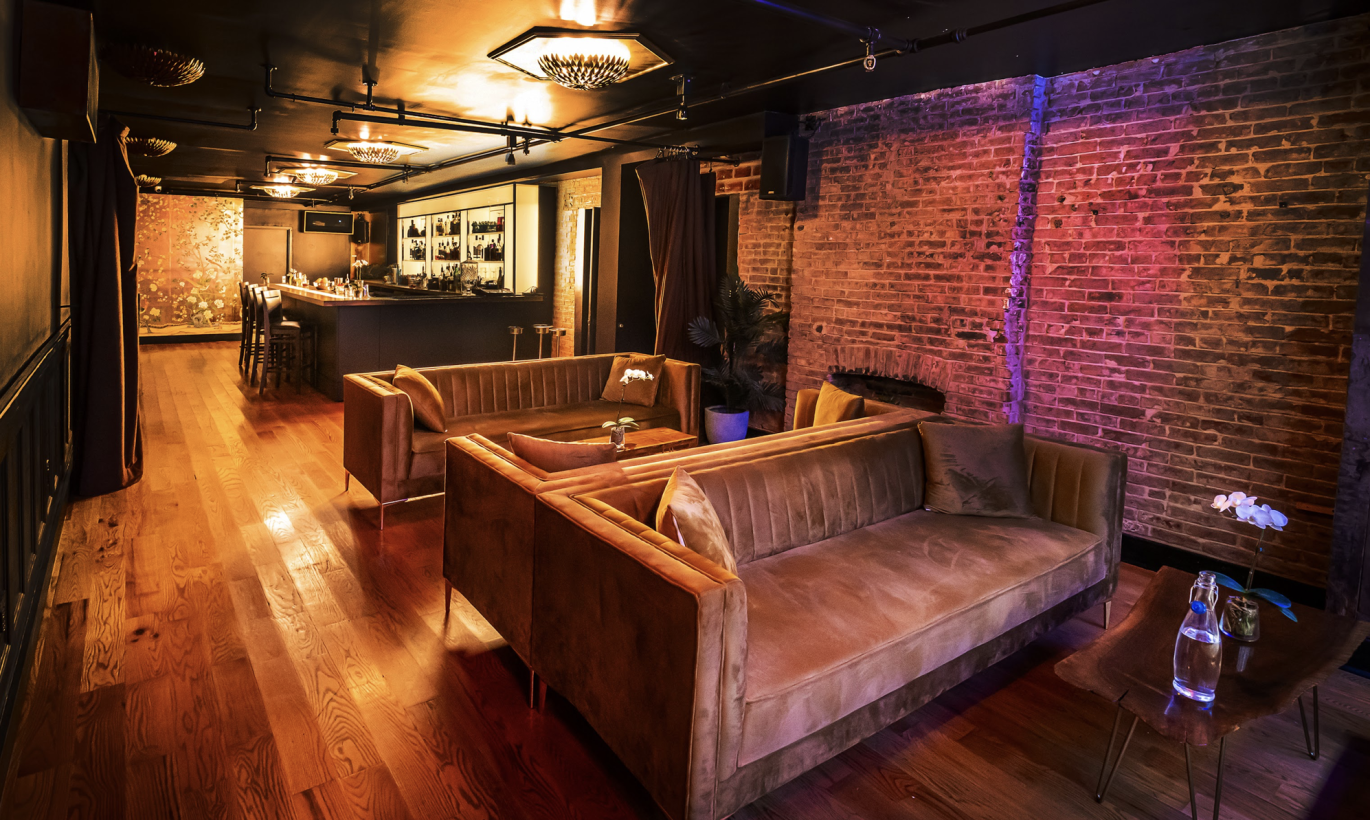 The Overlook Bar | Unique Drinks & Atmosphere by Emursive